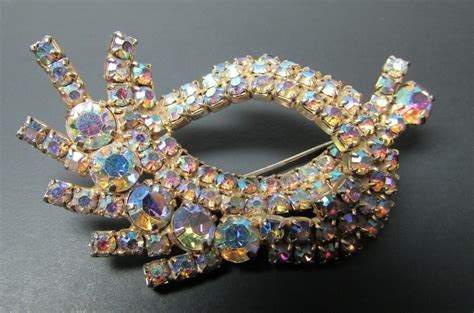 Vintage Aurora Borealis Rhinestone Brooch Gem