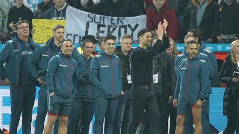 Bayer Leverkusen Fc Bayern München Xabi Alonsos Tolle Geste Nach Dem