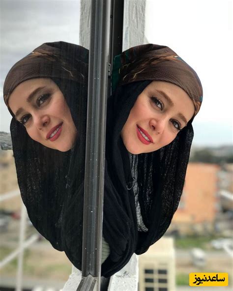 دکوراسیون خوشرنگ و شیک اتاق خواب الناز حبیبی چه فرش شیکی زده به دیوار اتاقش