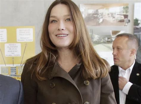 Photos Carla Bruni Souriante Et Calme Avant Le Jour J Public