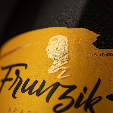 Custom Self Adhesive Wine Bottle Label Texture Paper Matte Waterproof