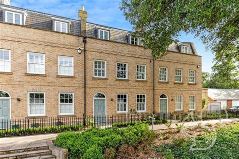 4 Bedroom Town House For Sale In Flagstaff Road Colchester Co2 For