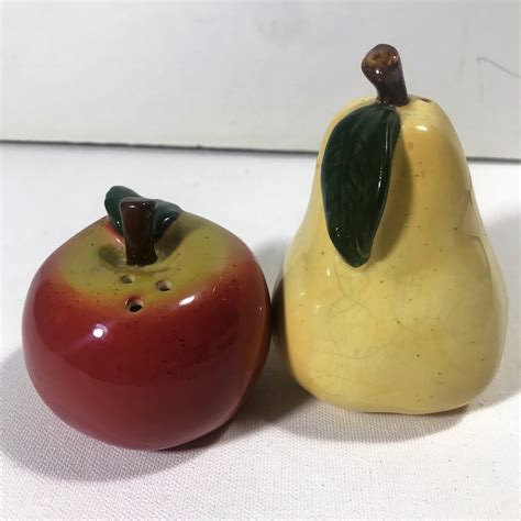 Dining And Serving Salt And Pepper Shakers Vintage Wooden Apples Salt And