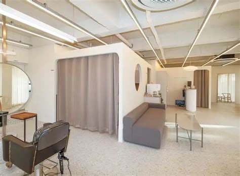 깔끔한 모던 컨셉 55평 헤어샵 인테리어 순천 연향동