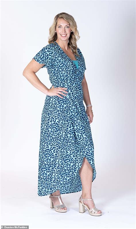 Find Out If Rebecca And David Hit It Off On This Week S Blind Date Daily Mail Online