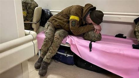 Foto Gila Penjaga Kuburan Sampai Dipaksa Perang Oleh Militer Ukraina