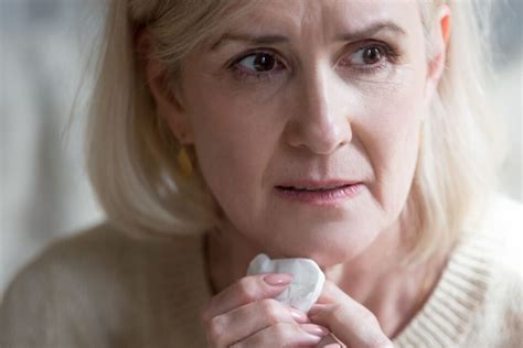 Gjirin E Majte Ja Jepja Djalit E Te Djathtin Vajzes Se Burrit E Rrita