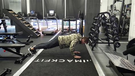 How To Perform Eccentric Push Up