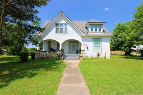 432 S West Ave Tahlequah Ok 74464 See Est Value Schools And More