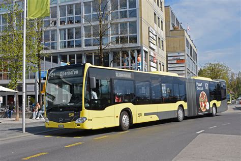 Mercedes Citaro 705 auf der Linie 21 verlässt Haltestelle beim