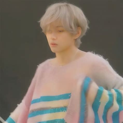 𖦁ׅ ࣪ ׂ 𝒑𝙪𝒏𝙞𝒆 ៵ 🐇 ࣪ ִֶָ Adlı Kullanıcının 𝘁𝗮𝗲𝗵𝘆𝘂𝗻𝗴 Panosundaki Pin 2024