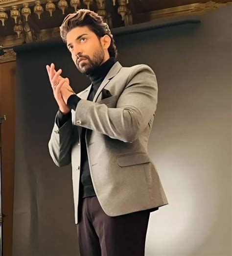 Dil Jisse Zinda Hain Song Cast Lyrics And Review Gurmeet Choudhary