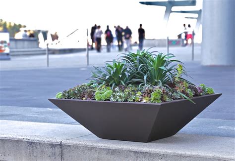 Fuselo Low Planter Pot Incorporated