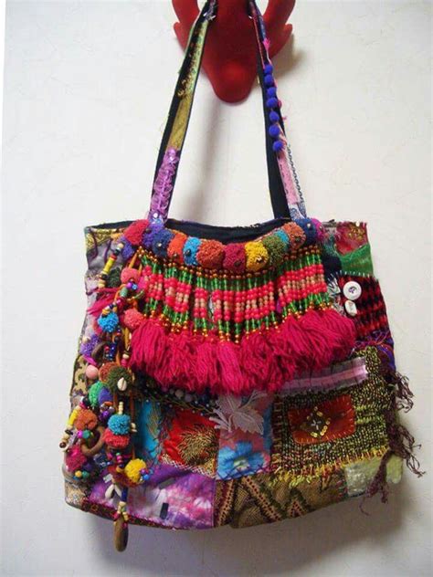 Pin By Regina Cavalcanti On BOLSAS DIFERENTES Bohemian Bags Patchwork Tote Bags Boho Chic Bags