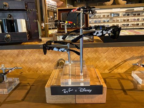 Photos New Limited Edition Ray Ban X Disney Mickey Wayfarer Sunglasses