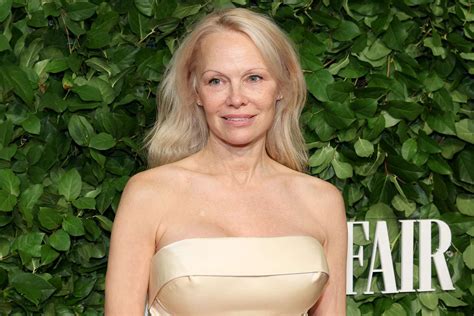 Pamela Anderson Rocks Bare Face At 2024 Gotham Awards Makeup Doesnt