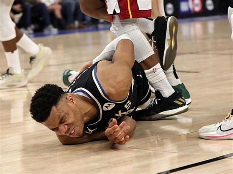 Bucks Giannis Grizzlies Morant Hit With Injuries Lakers Heat Win