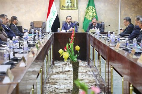 في اجتماع مع مجلس جامعة الكوفة وزير التعليم يعلن قرب وضع حجر الأساس