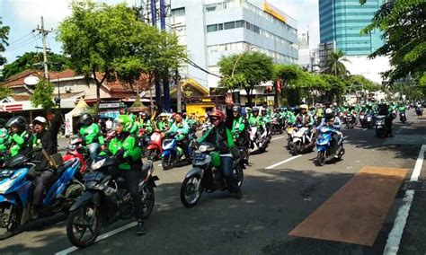Bawa 7 Tuntutan Ratusan Driver Ojek Online Gelar Aksi Di Surabaya