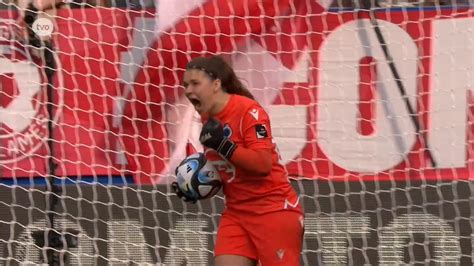 Keepster Jorijn 19 Uit Laarne Bekerheldin Van Club Yla Echt Een Superzot Moment Tv Oost