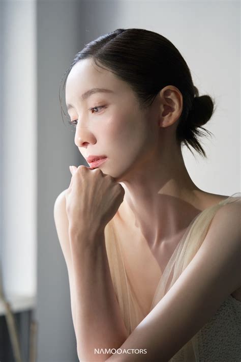 [배우] 박지현 뷰티 화보 비하인드 컷 17p 촬스의 이슈와 유머