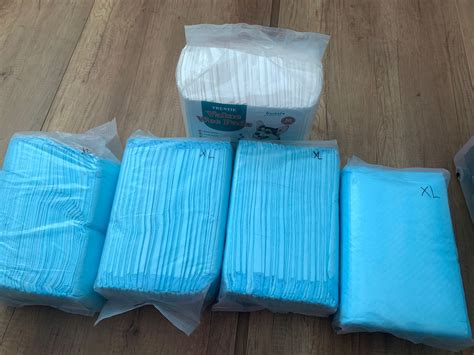 Xl Pee Pads Pet Supplies Homes And Other Pet Accessories On Carousell
