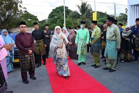 Raja Permaisuri Agong Rasmi Masjid Tunku Azizah Iskandar Bentong