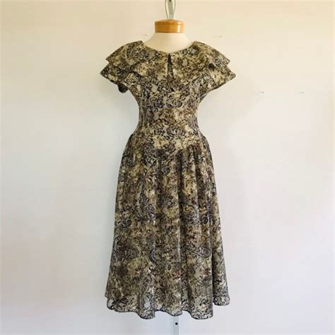 Vintage 1960s Brown Floral Pattern Dress Retro Chic Fashion Etsy