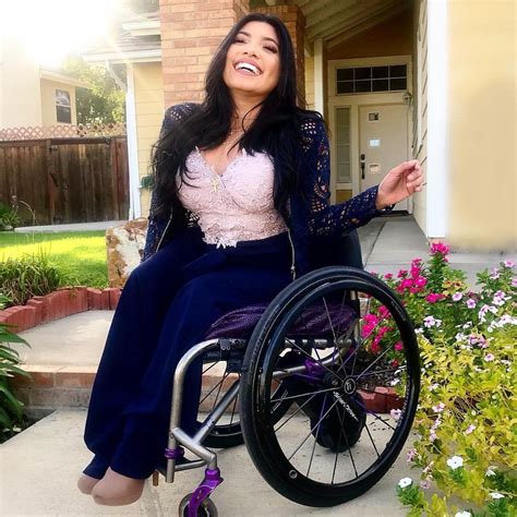 Pin By Wégila Silva On Inspirações De Fotos Wheelchair Women