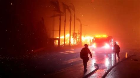 Californias Fire Death Toll Doubles As Chaos Grips La Bbc News