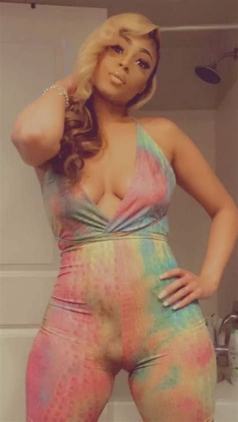 Holly M Shesfreaky