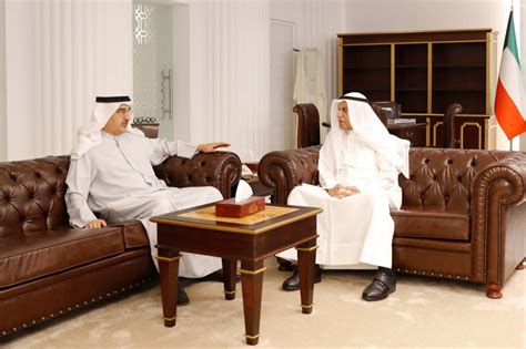 السعدون يتسلم من الإبراهيم التقرير نصف السنوي الأول لـ نزاهة جريدة