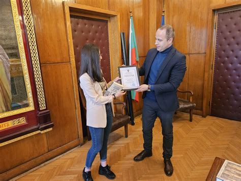 Кметът на район Триадица награди студент от Софийския университет Район Триадица