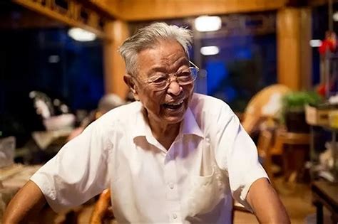 红塔山烟王褚时健71岁被判无期85岁成哀牢山橙王身价上亿 褚时健 哀牢山 新浪新闻