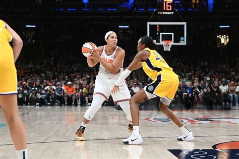 Brionna Jones Player Profile Stats Bio Career And More