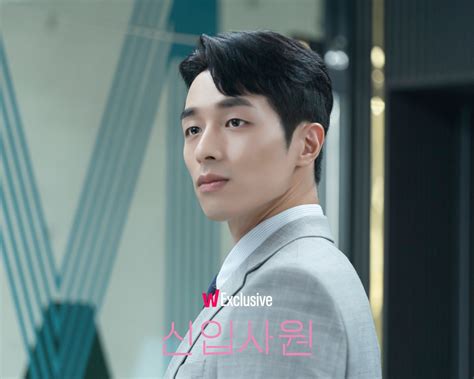 Watcha On Twitter [사내 게시판 사진첩]💡광고 기획팀 기획 1팀 파트장 김종찬과 신입사원 우승현의 사진이 업로드 되었습니다 12월 21일 수 오후 5시