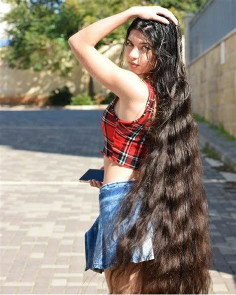 Pin De Russell The Long Hair Lover Em Thick Hair Styles