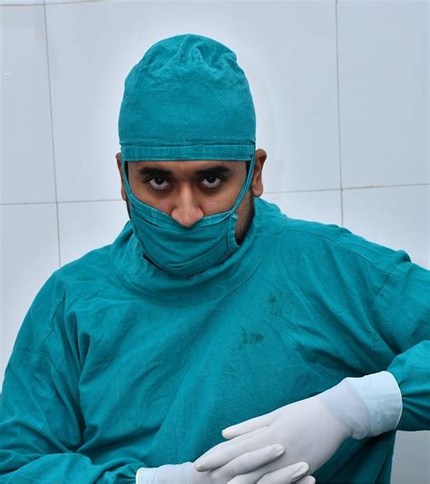 Dr Nishant Singh Iris Eye Care