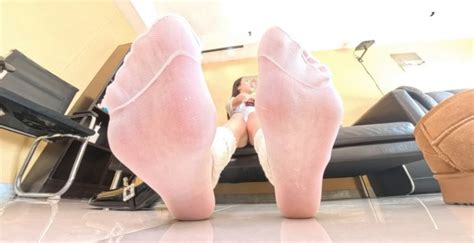 永慕社团艾彩原创转载踩踏部落gts Vr被缩小成为长腿白丝学姐的鞋中奴 Js250701~6bp【文件名称】：gts Vr被缩小成为长腿白丝学姐的鞋中奴 Vr