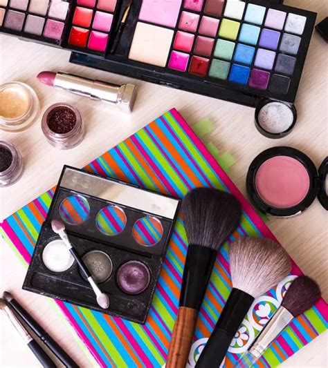 13 Top Oval Makeup Brush Sets For Flawless Application