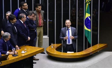 Reforma tributária vai reestruturar a economia brasileira e não pode ser alvo de polarização