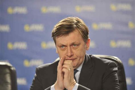 Crin Antonescu îi răspunde europarlamentarului Norica Nicolai
