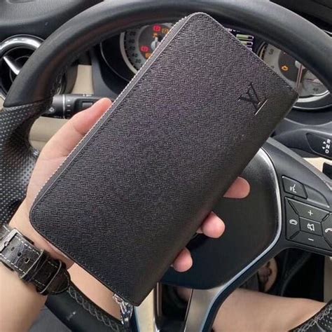 Louis Vuitton Lv