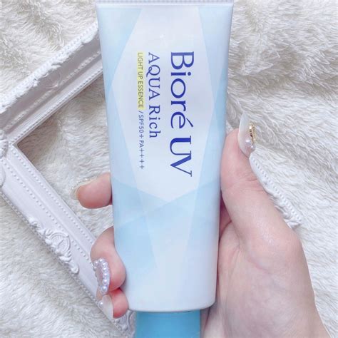 Biore Uv Aqua Rich Light Up Essence Sunscreen Spf50 Pa 70g