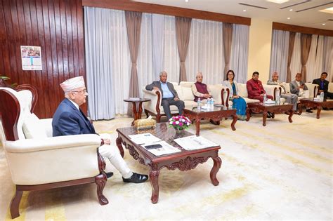 सत्तारुढ दलको बैठक बालुवाटारमा सुरु Dainikmandu