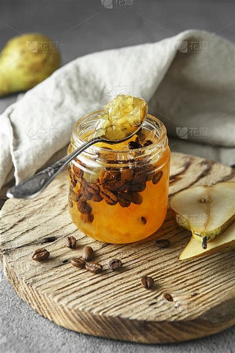 咖啡豆配梨果酱。木板上的梨果酱罐图片其他图片图片素材 花瓣网 咖啡豆配梨果酱。木板上的梨果酱罐图片其他图片图片素材 花瓣网