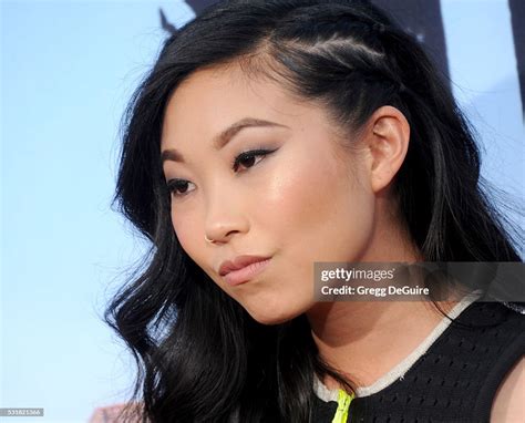Nora Lum Stage Name Awkwafina Arrives At The Premiere Of Universal