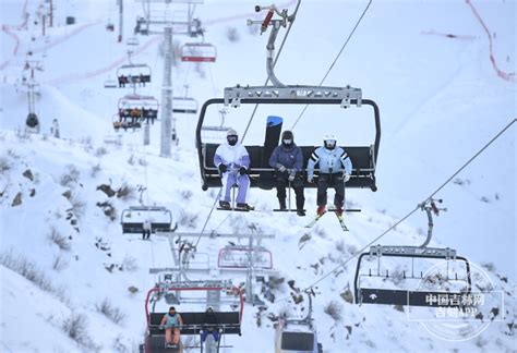 追着雪花看新疆图集打卡将军山滑雪场领略西域粉雪魅力 中国吉林网
