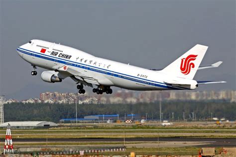 中國民航局緊急下令：飛機駕駛艙至少要有2人 風傳媒