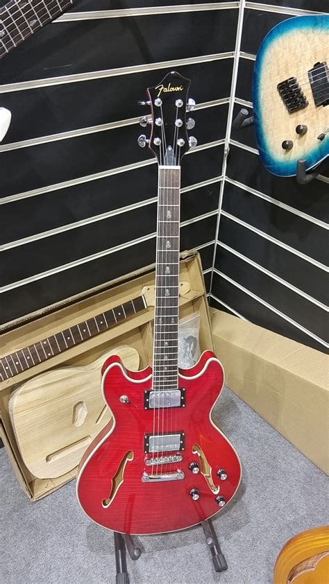 Custom Solid 4 Strings Axe Style Electric Bass Guitar Basswood Body